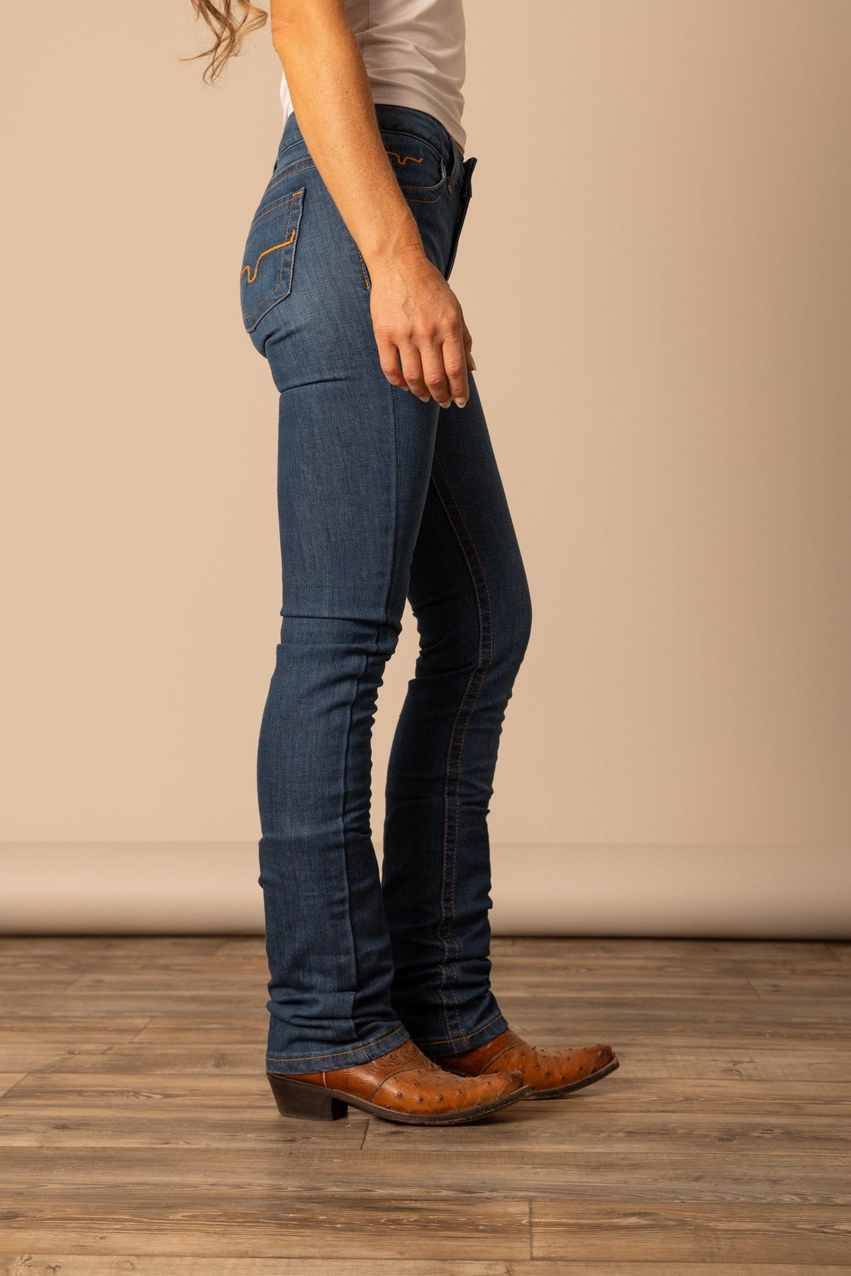 Betty17 | Women's Fitted Stretch Bootcut Jeans | Kimes Ranch
